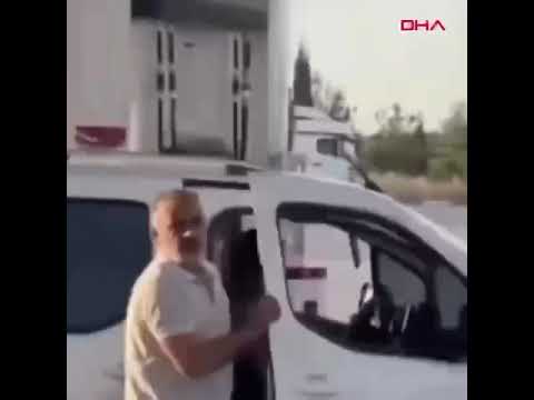 KAÇAK GÖÇMENLER POLİS BASINCA KAMYONLARDAN ÇIKIP ÇİL YAVRUSU GİBİ DAĞILDILAR