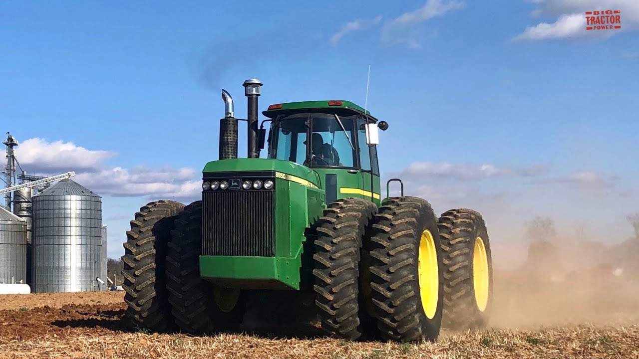 JOHN DEERE 8850 Tractor Working on Spring Tillage - YouTube