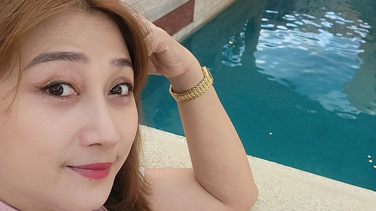 MARK & MAI VLOGS is live! - YouTube