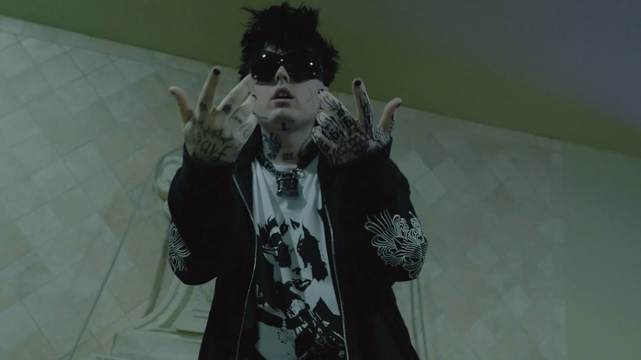 Chris Miles (feat. Bamby H2O) HIDE N SEEK - YouTube