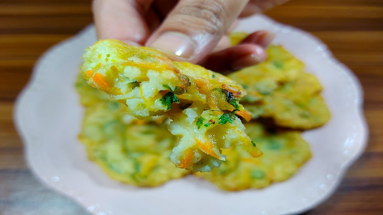 Carrot/Gajorer Dim Pitha | Jhal Poa/Pua Pitha | Bangladeshi Pitha ...
