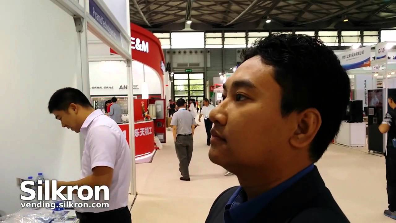 Virtual Fitting of Sunglasses on Smart Vending Machine - YouTube