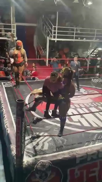Entrada Las Tóxicas: La Hiedra, Lady Flammer y Lady Maravilla #luchalibre - YouTube
