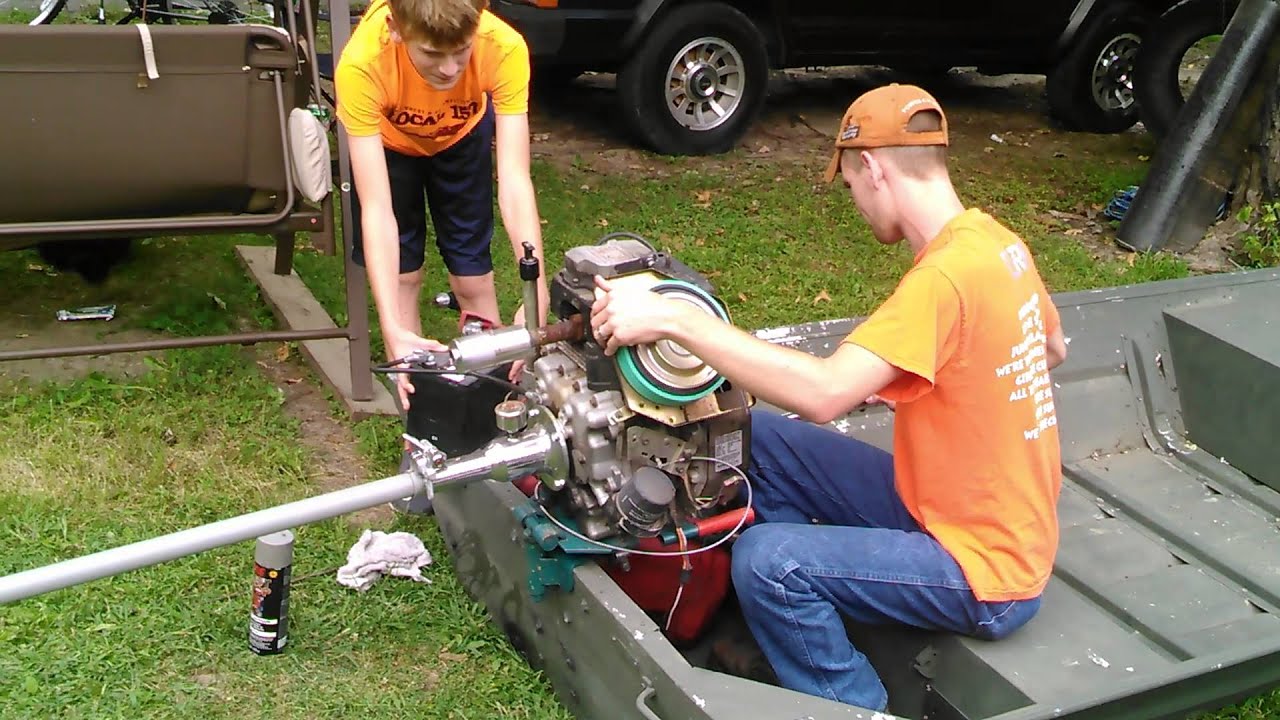 Fired Up The Swamp Runner Mud Motor - YouTube
