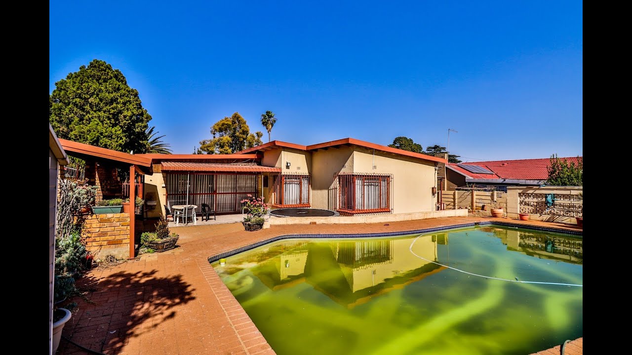 NESTLED IN THE HEART OF ELSPARK - YouTube