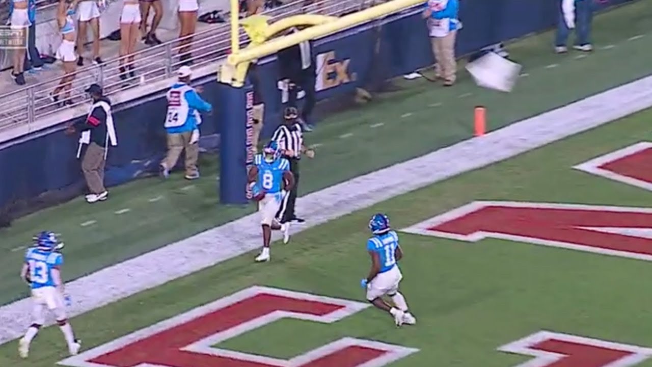 Lane Kiffin Throws Clipboard Into Stands | S. Carolina vs. Ole Miss ...