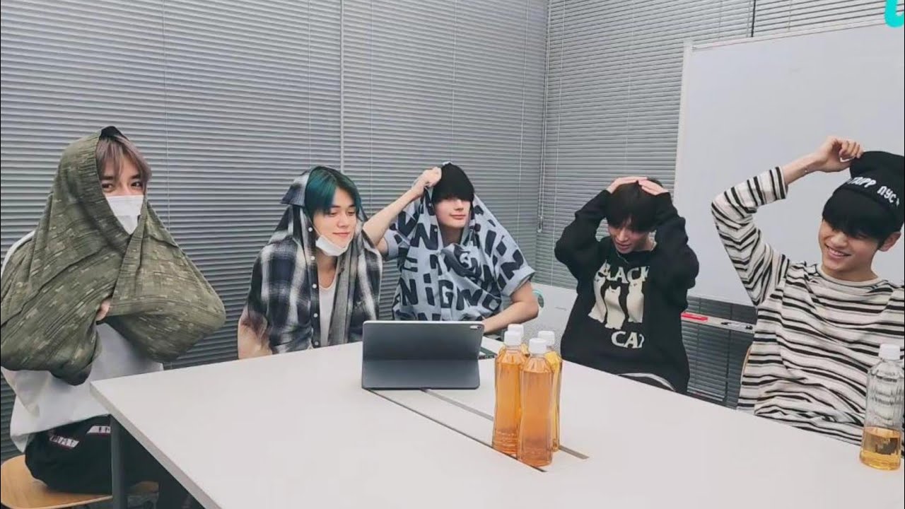 TxT Weverse Live today ️ missed you all💗 #tomorrow_x_together#txtlive ...