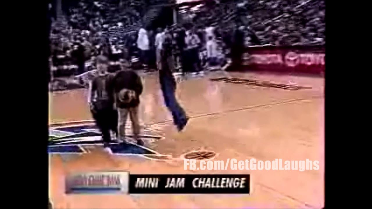 Funny Kids Best Dunk Contest at Washington Wizards Game - YouTube