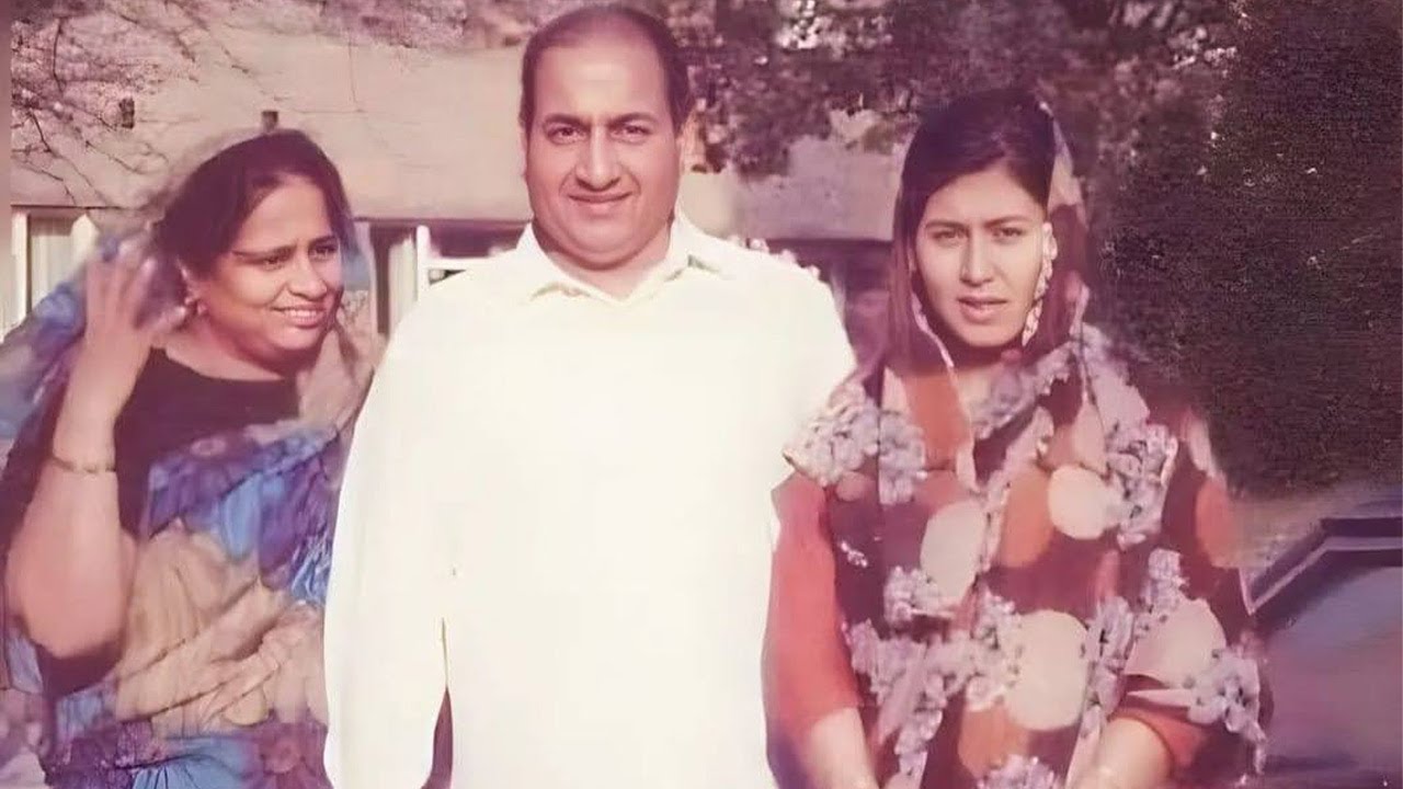 Legendary Singer Mohammed Rafi With His 2nd Wife & daughter-in-law ...