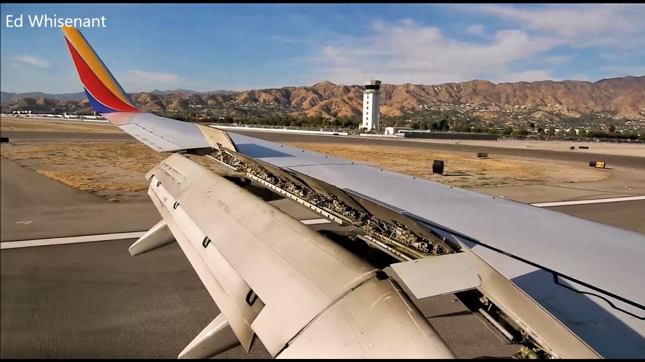 Landing on Runway 15 at the Hollywood Burbank Airport in Boeing 737-700 ...