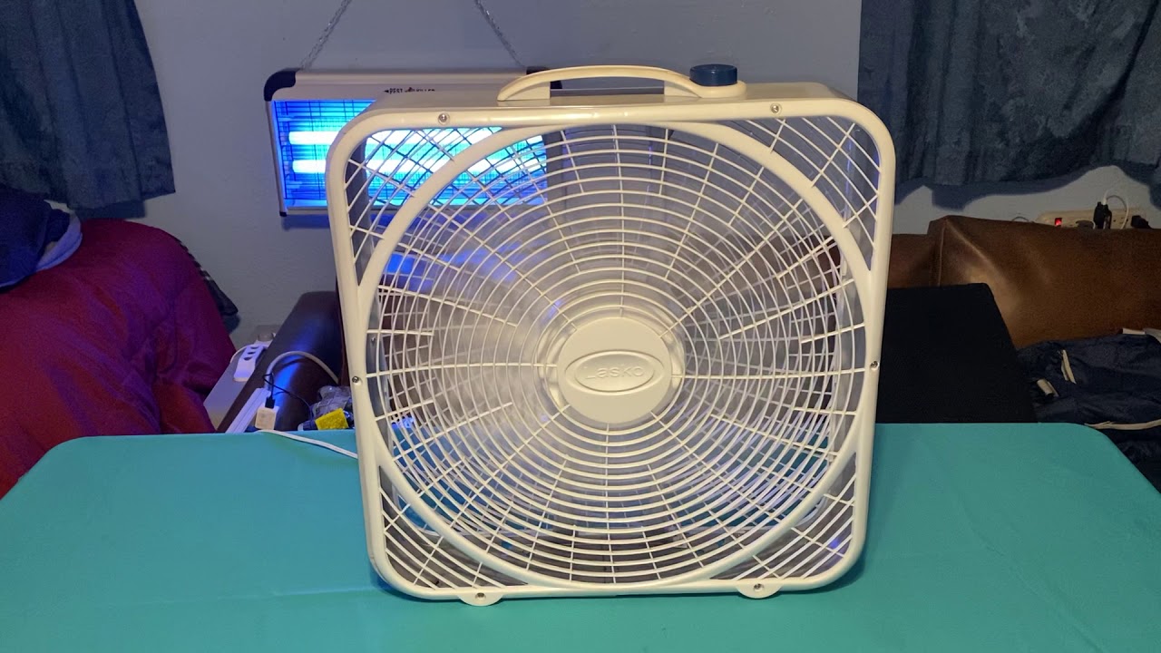 Lasko premium box fan and a freak show - YouTube