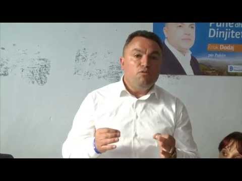 Rrok Dodaj takim me banoret e fshatit Qerret - YouTube