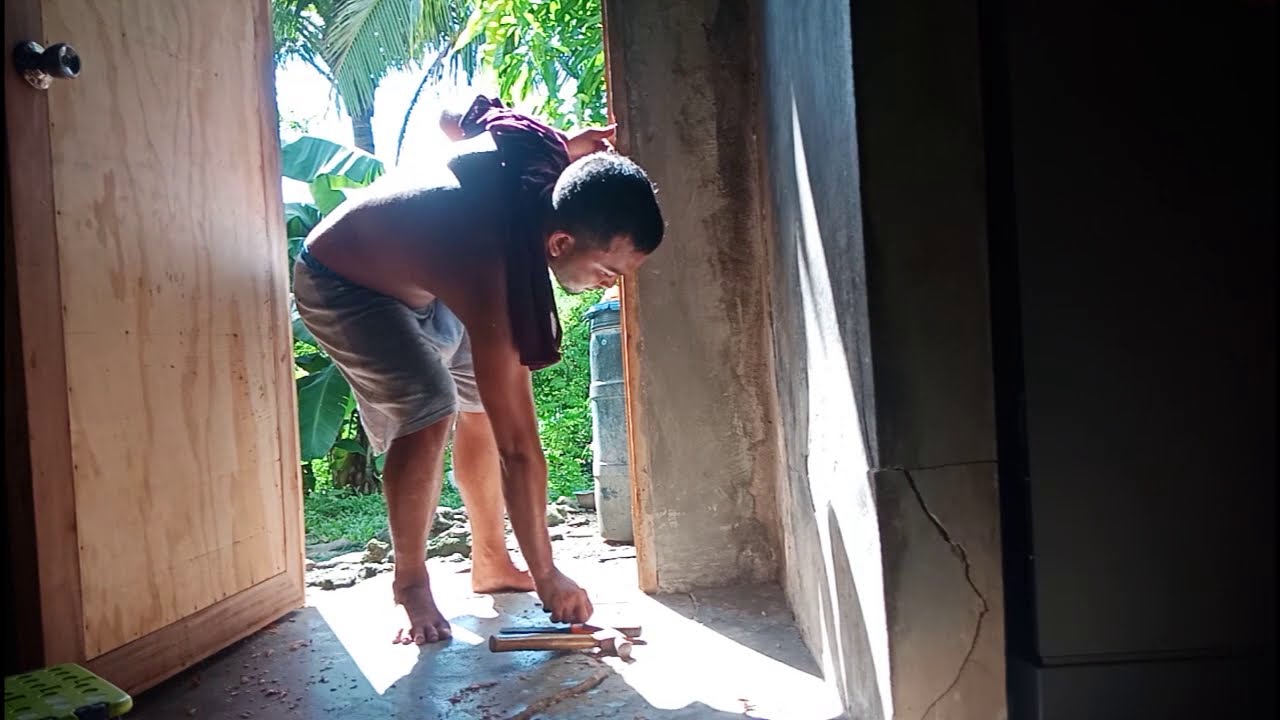 PAANO MAGAYOS NG PINTO NA DI MAI-LOCK PART 1 | HOW TO FIX A DOOR WITH ...