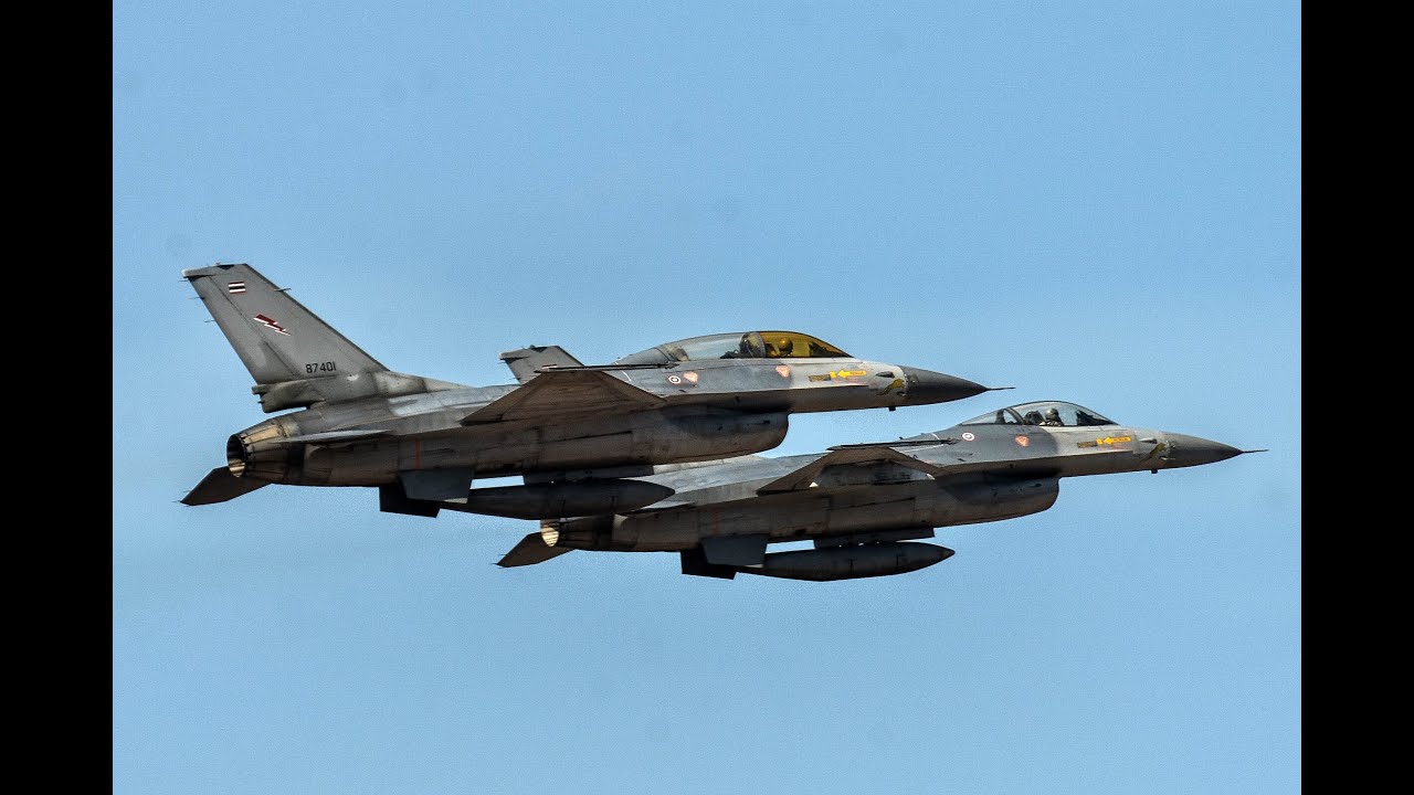 RTAF F-16 Dogfight & Ground Attack Air Show วันเด็ก 2015 @ Wing1. - YouTube