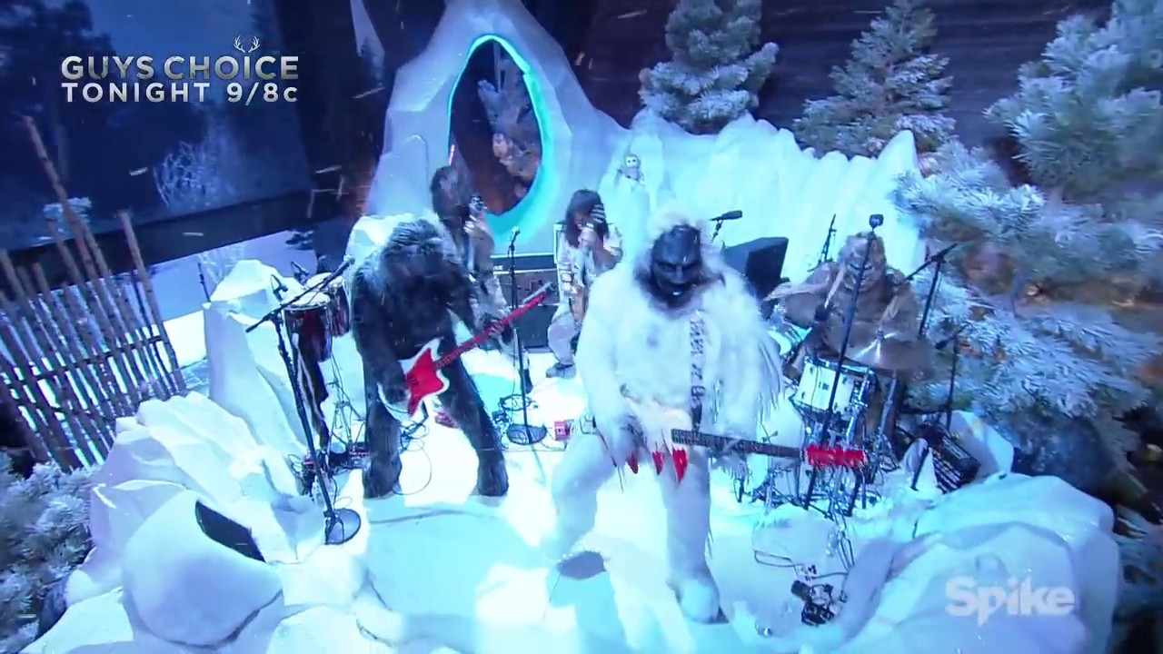 PPL MVR perform "People Mover" at Guys Choice 2015 - YouTube