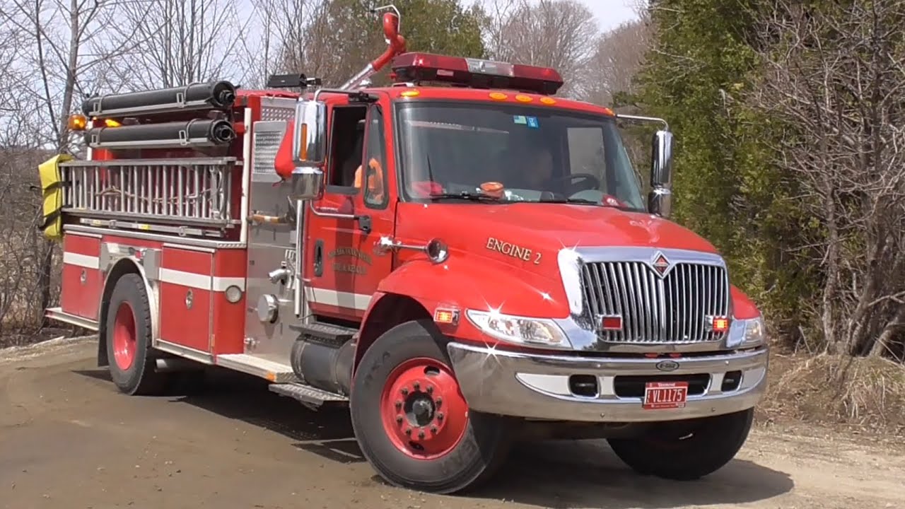 Newark Engine 52 Responding to Brush Fire - YouTube