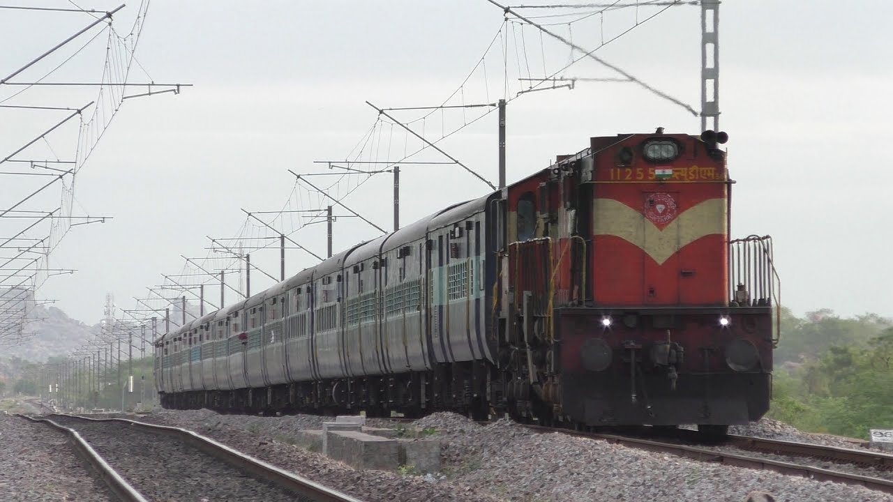 Kolhapur Express at speed behind GTL WDG3A at 105KPH - Indian Railways ...