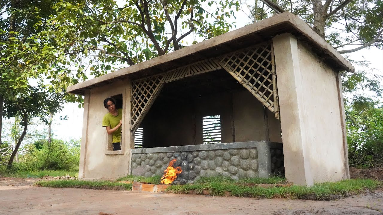Girl Living Off Grid, Built Heat Pool Greative Efficient And Making ...