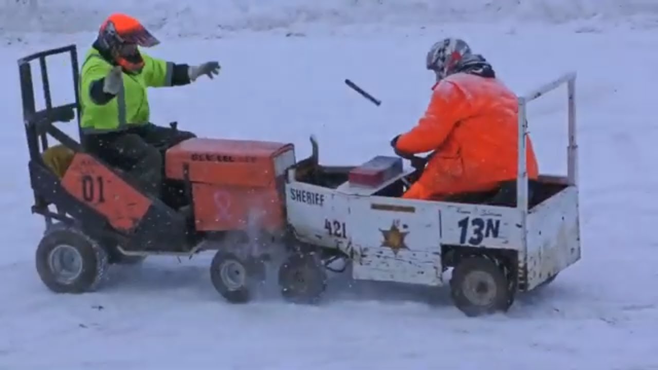 LAWN TRACTOR DEMO DERBY - YouTube