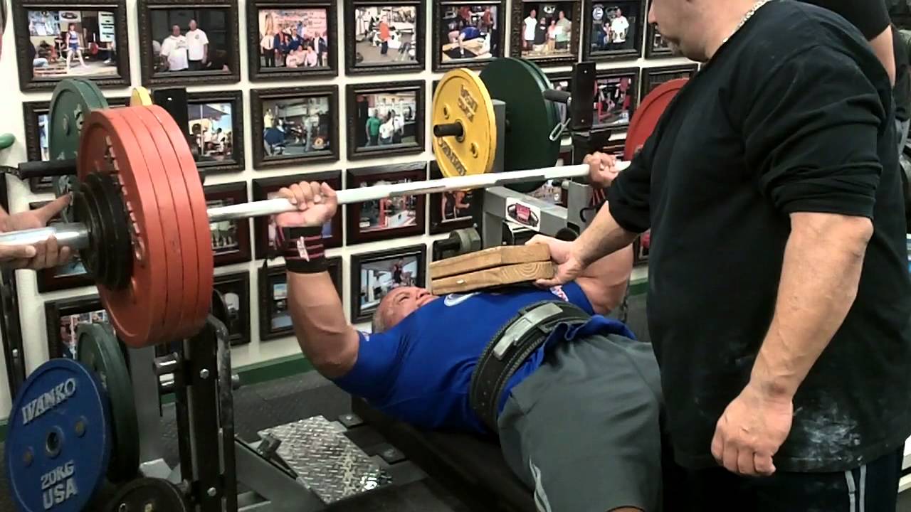 Jeff Hunter bench press 235kg 10 29 2012 - YouTube