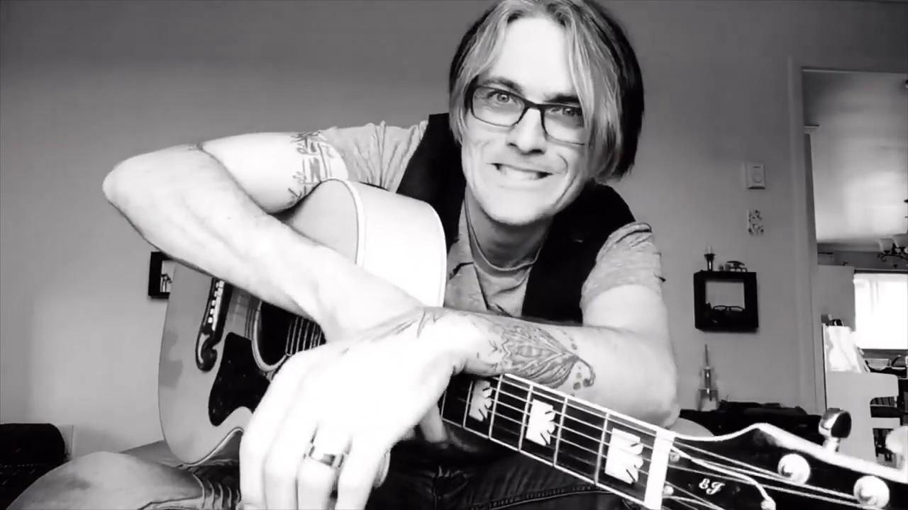 HOMMAGE À MARIO BENJAMIN - YouTube