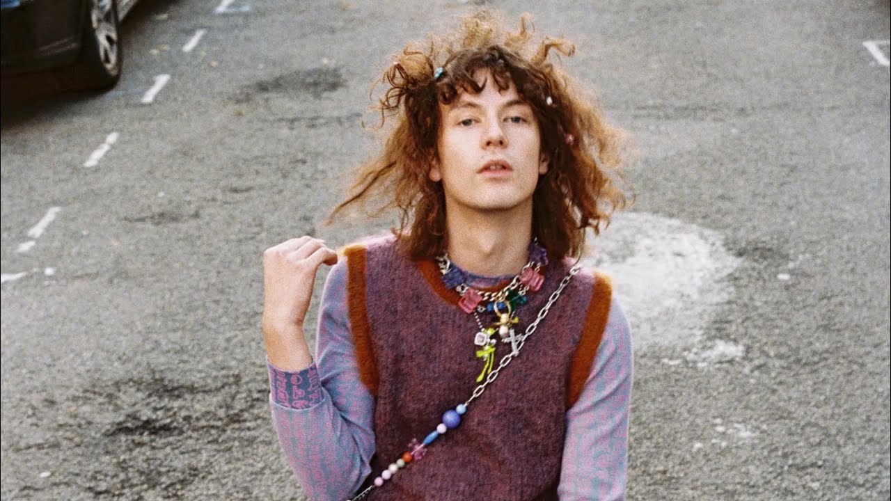 Bladee’s Spiderr Is PRETTY GOOD - YouTube