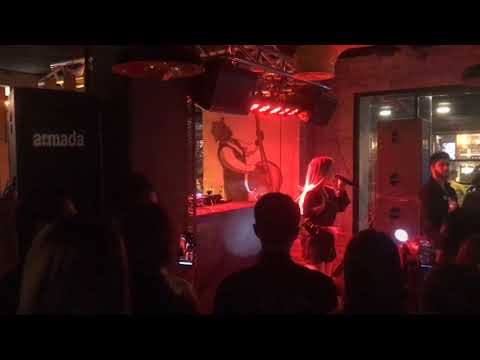 Merve Özbey & Erdem Kınay (Benzin Cafe)