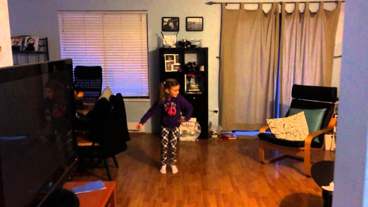 Alyssa dancing in the livingroom - YouTube