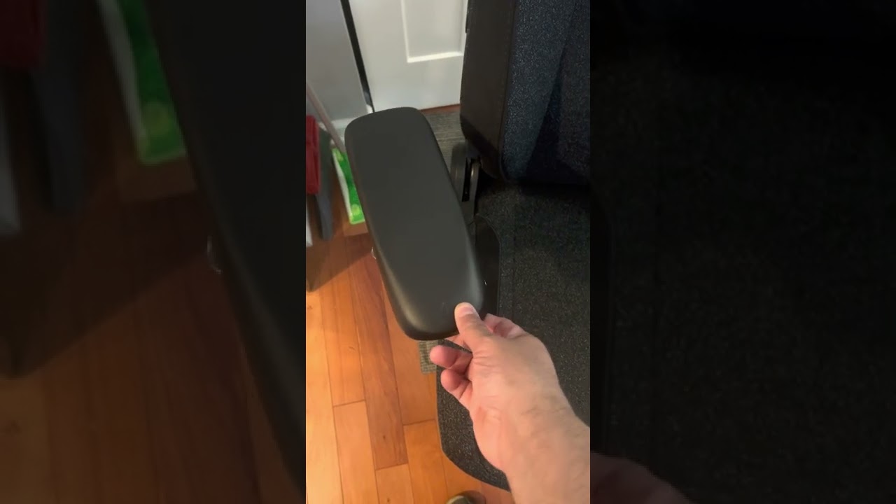 SecretLab TITAN Evo 2022 Series. Arm rest issues. - YouTube