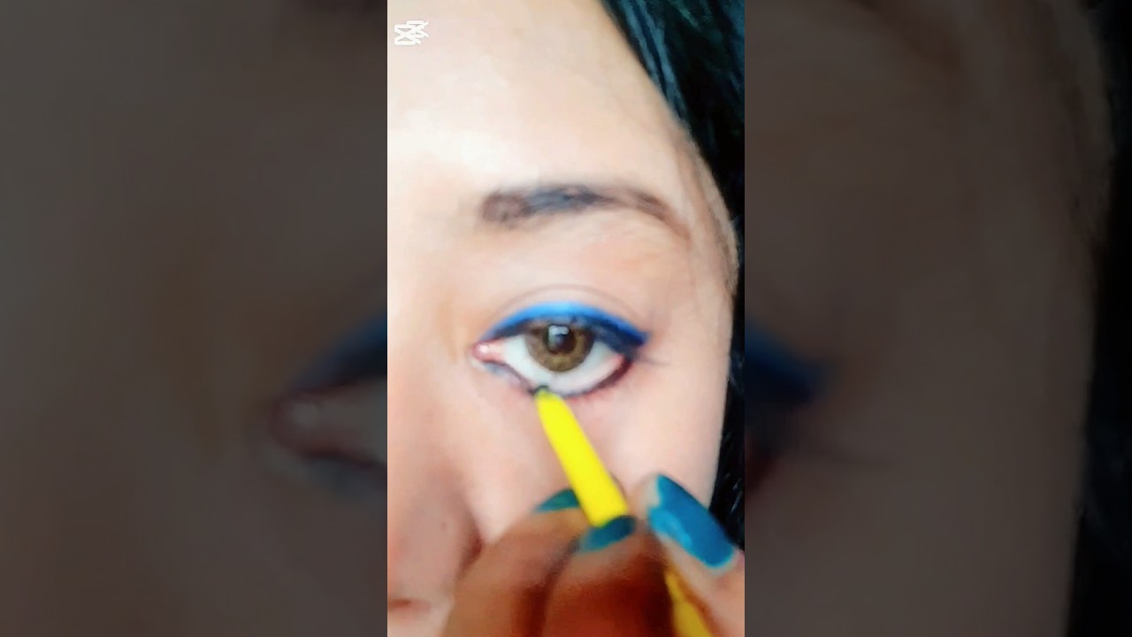 quick blue smokey eye #makeuptutorial #tutorial #eyemakeup #smokeyeyeliner #makeup # ...