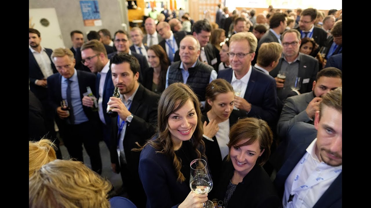 Expo Real: Party-Endspurt in den Hallen - YouTube