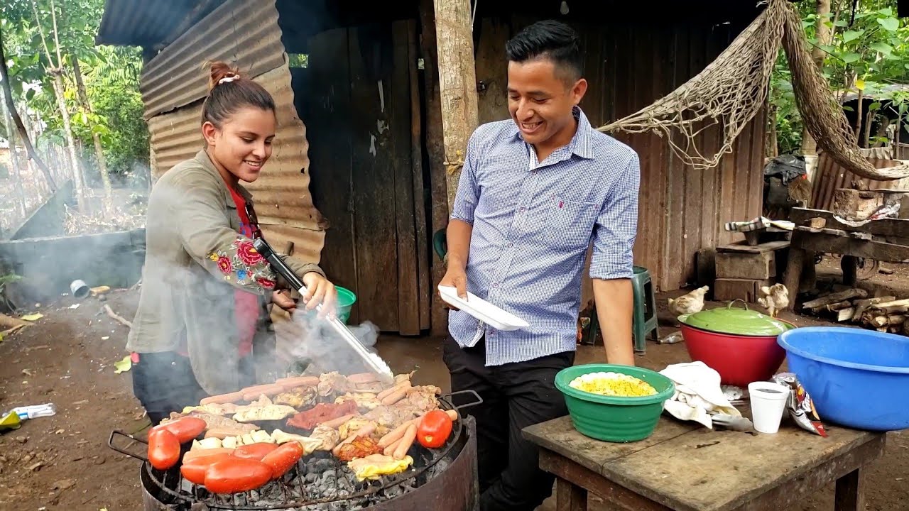 Cocinando Una Rica Parrillada En Esta Humilde Casa|No Tienen Cocina ...