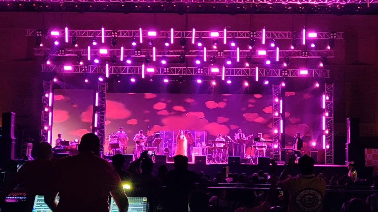 Shreya ghoshal live concert in Hyderabad 15th-feb-2020|Teri Meri song ...