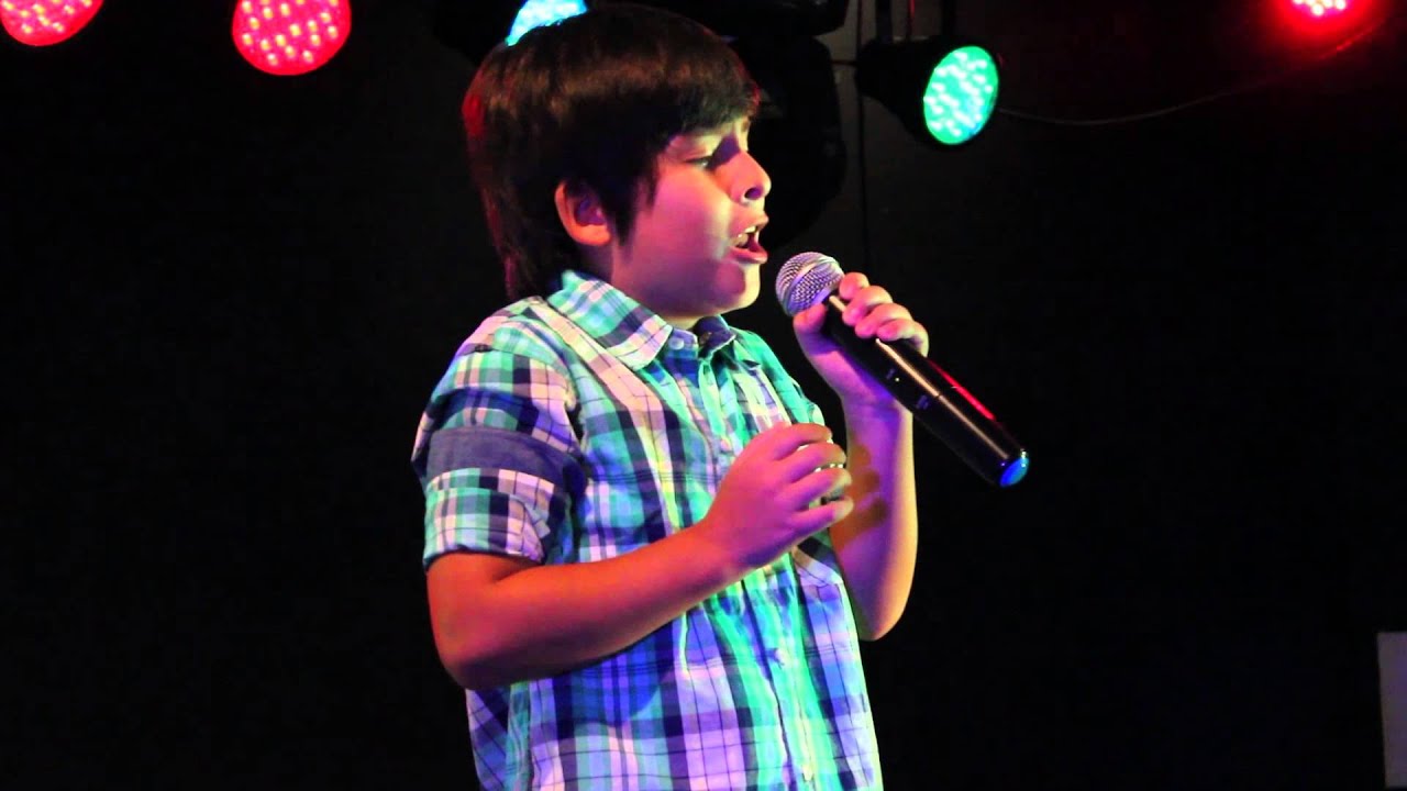 Adrian David Angel | Centro Comercial Pereira Plaza - YouTube
