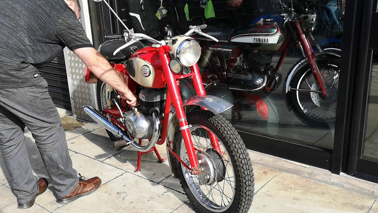 James Commodore 250cc Special 1964 - YouTube