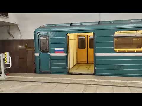 Metro Moscow, Kantemirovskaya, Green Line Fragment 8 Sex? No! Scandals? No! Girls. Peace.