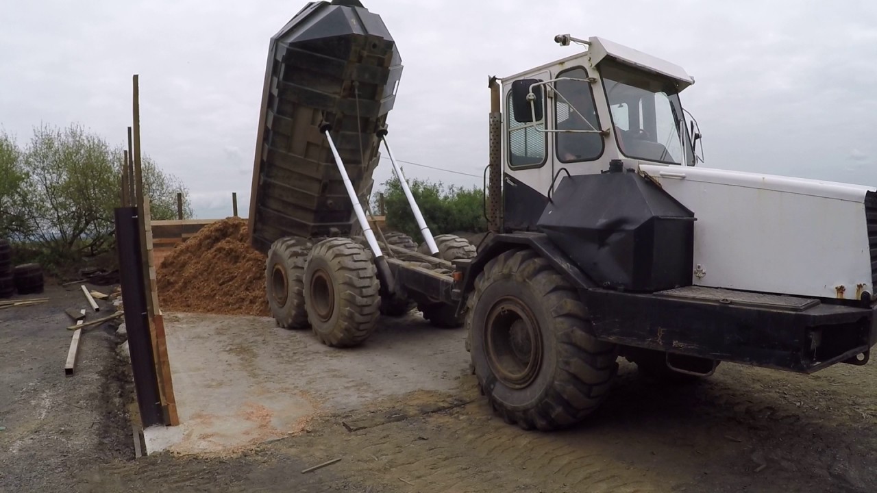 Moxy Dumper. - YouTube