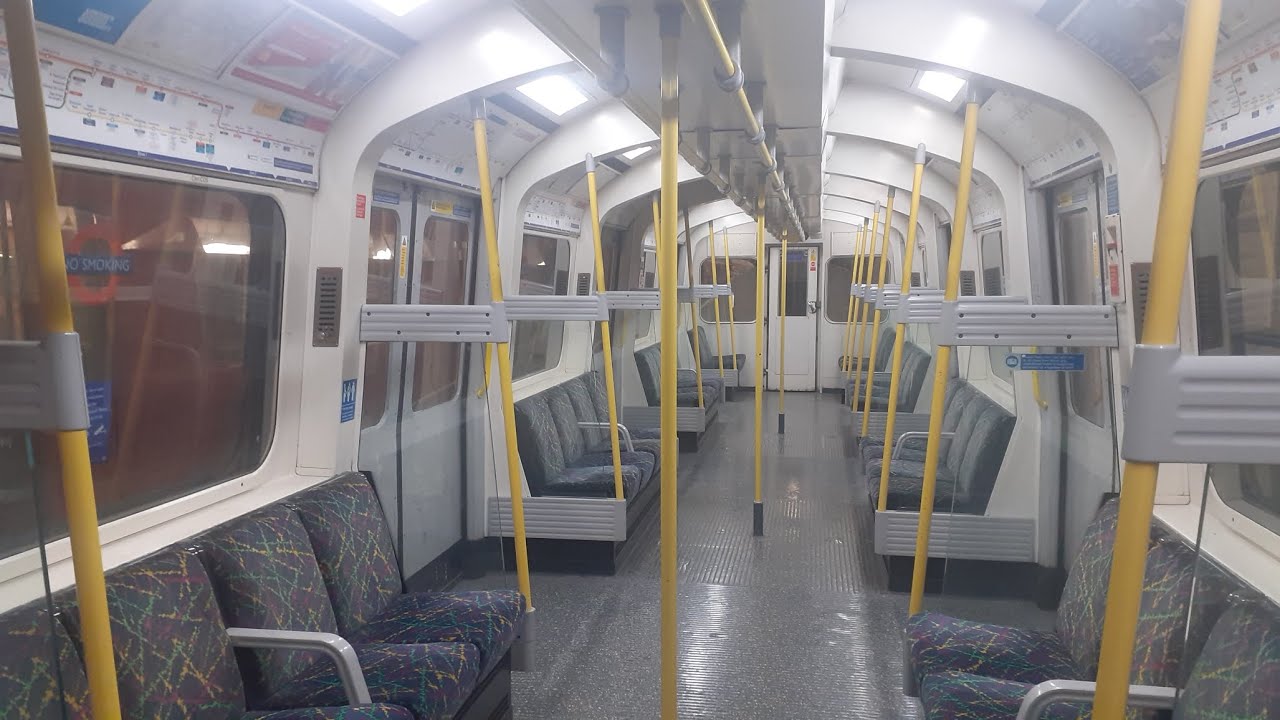 London Underground - C77 Stock - Carriage - 5721 - Full Carriage & Full ...