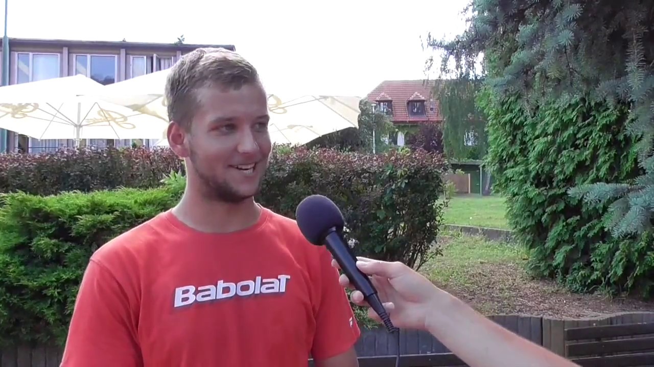 Milan Válek po výhře v 1. kole kvalifikace na turnaji Futures v ...