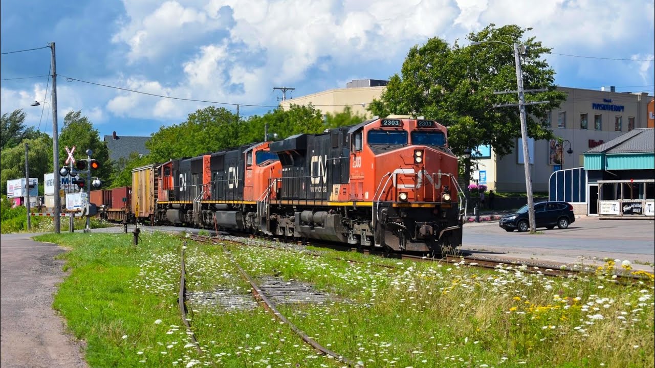 THAT TOOK AWHILE! CN Train 120 at Amherst, NB - YouTube