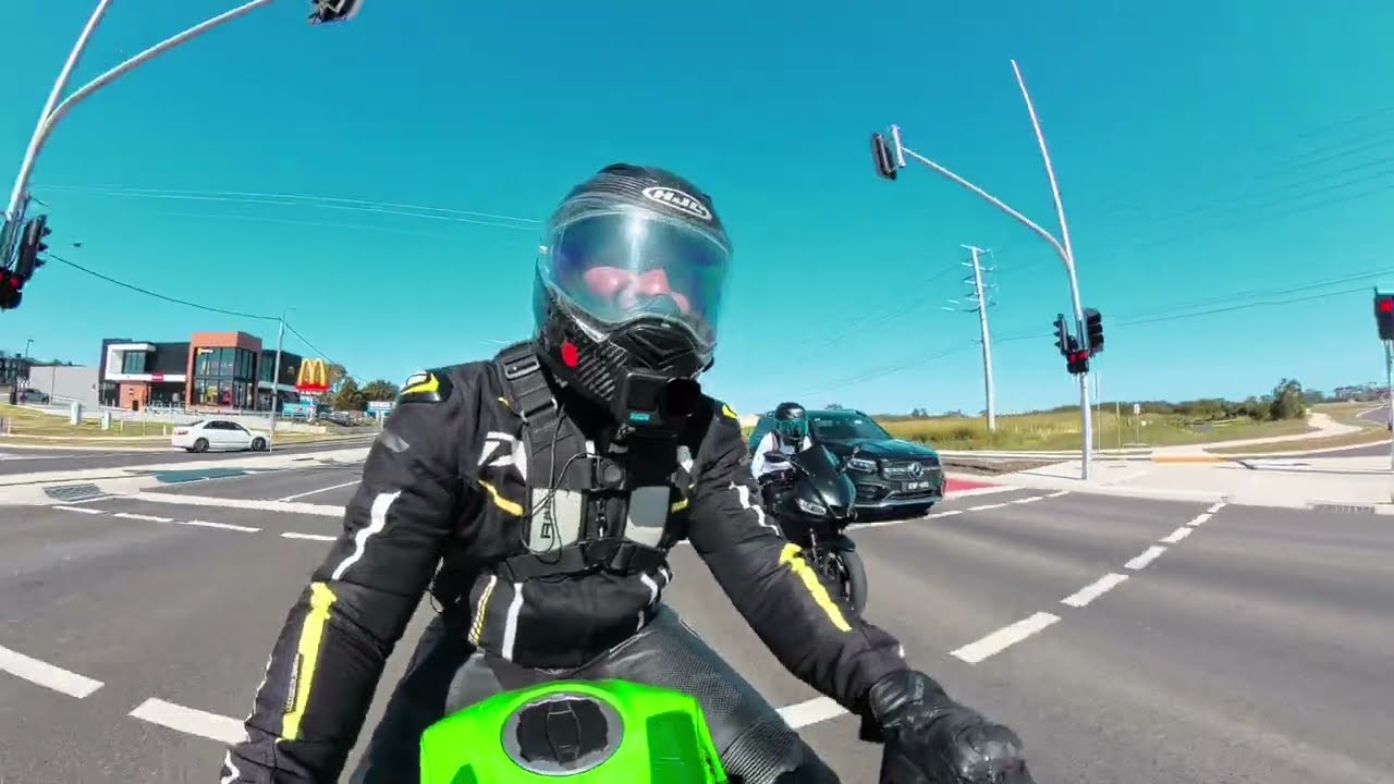 Ninja 400 and R3 vs Cops... - YouTube