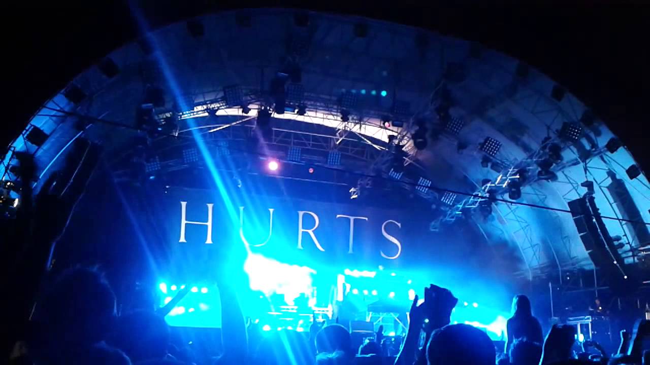 Hurts - Blind (live at Best City.UA 2013) - YouTube