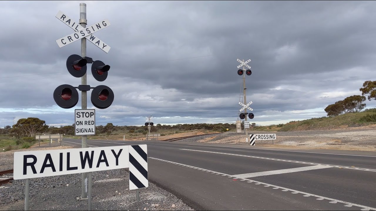 Assorted Railway Signalling-ish related clips around Victoria - YouTube