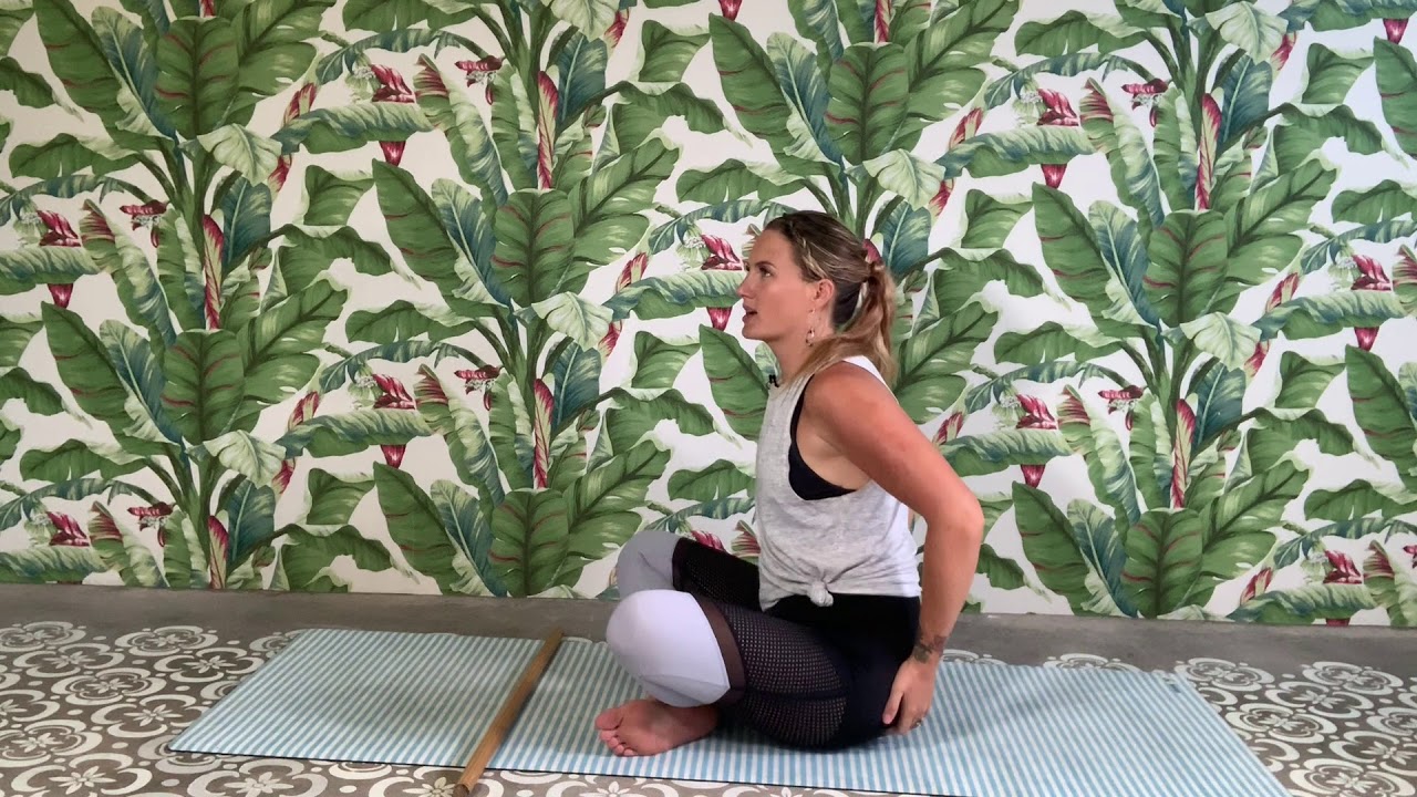 Axial Elongation focused 30 Minute Mat Pilates workout! - YouTube