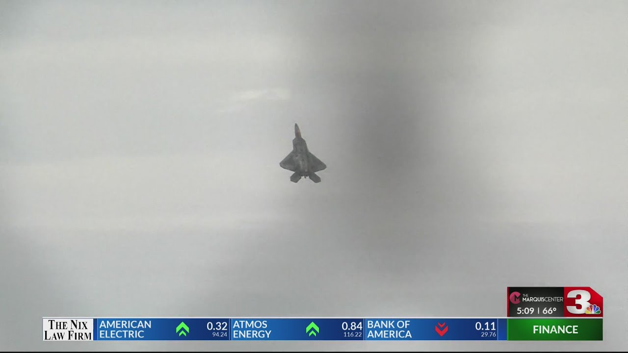 F-22 takes flight in special show over Sheppard Air Force Base - YouTube