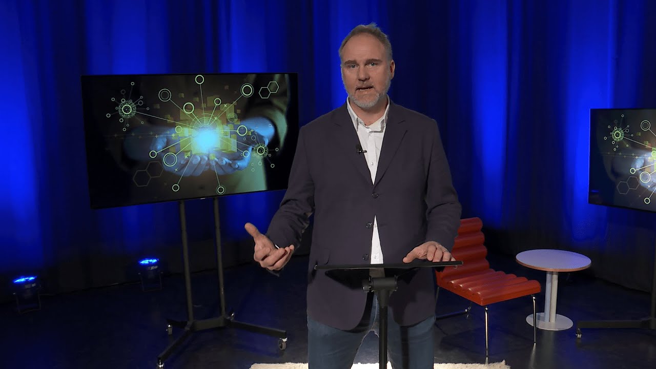 Understanding alternative news media - YouTube