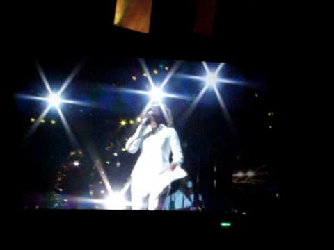 Whitney Houston - Step By Step (live in Vienna, Austria - May 19, 2010 ...