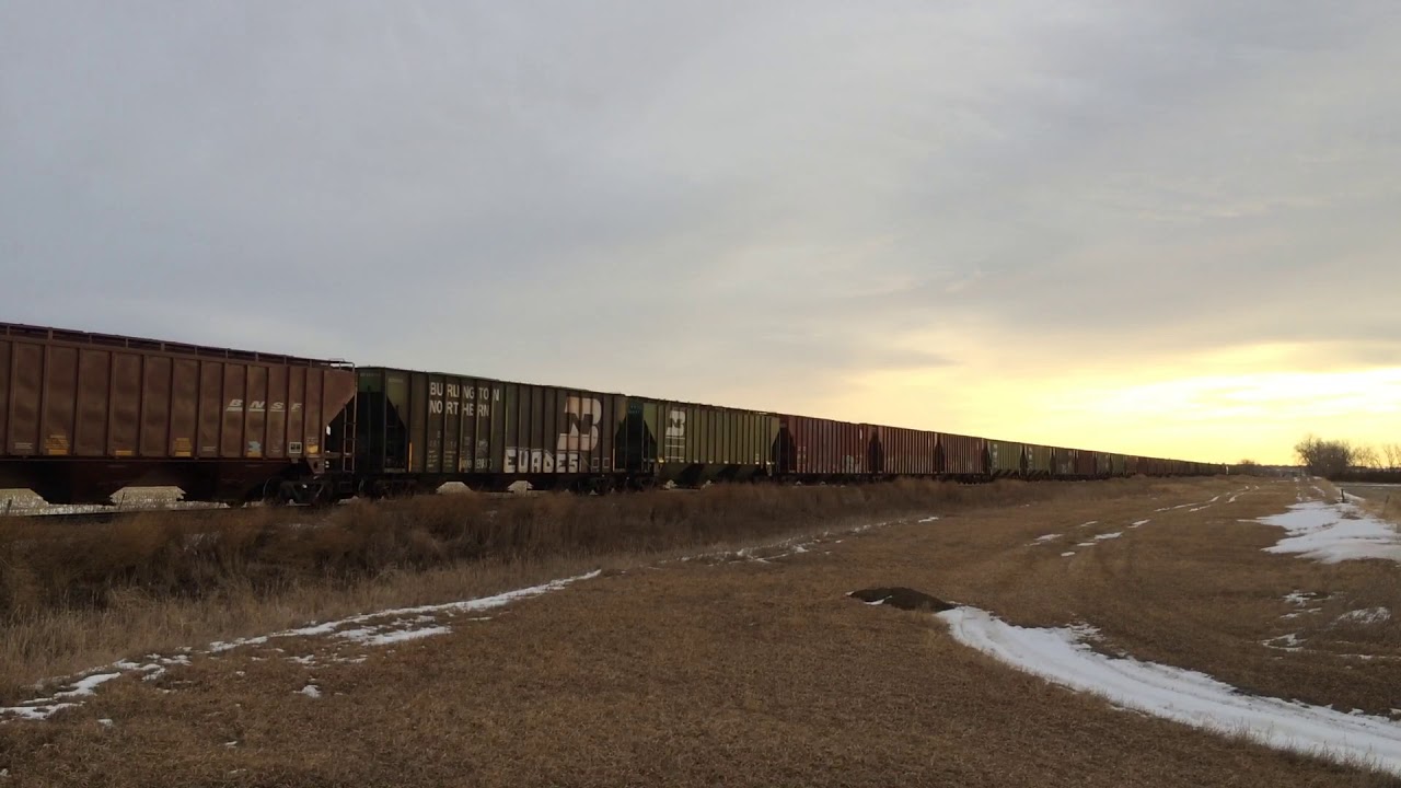 BNSF 4427 fertilizer train on DSRC - YouTube