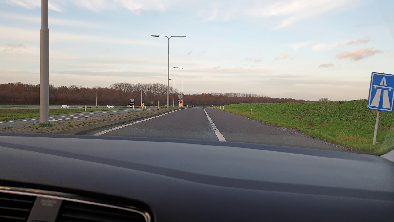 60 km weg Huizen naar Almere rijstrook wisselen invoegen op lange ...