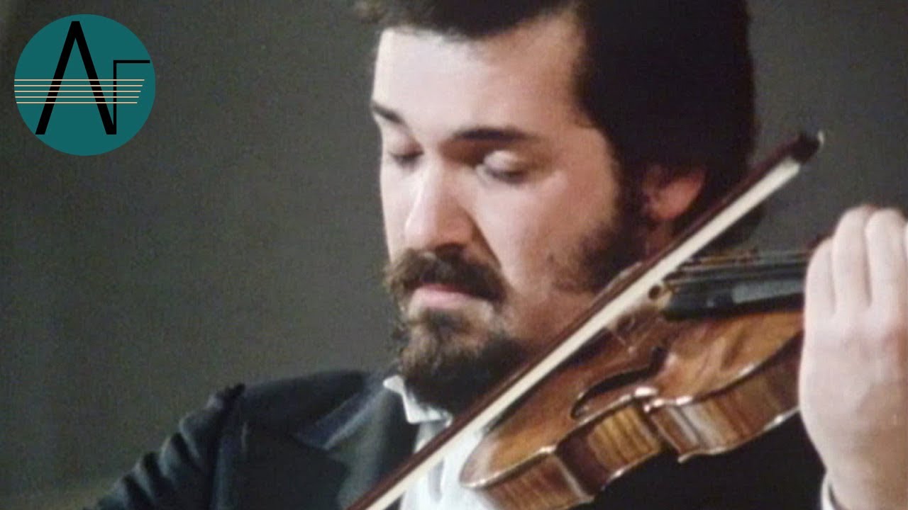 I. Perlman; P. Zukerman: Jean-Marie Leclair - Sonate No. 5 - YouTube